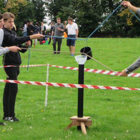 Secondary School Team Building Activity Days - Problem solving / team ...